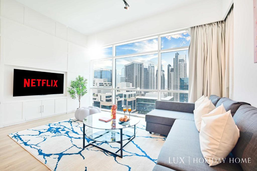 LUX Bay Square Burj Khalifa View Suite, Dubai (updated prices 2024)