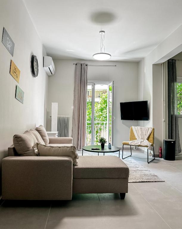 Metro Chic Haven: Modernized Urban Studio near the Tram, Athens ...