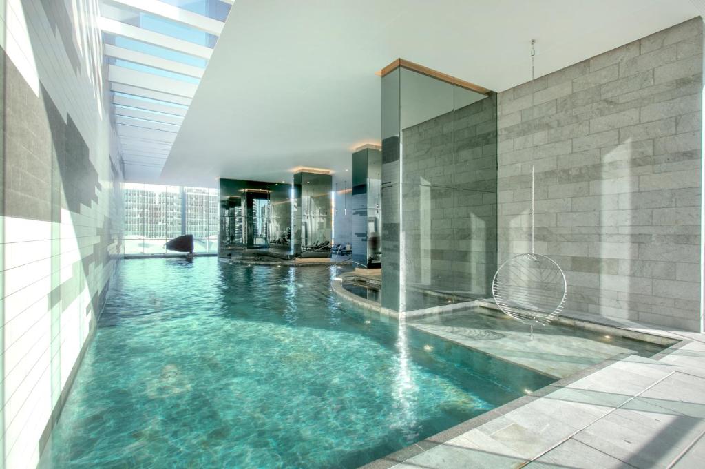 Rest Modern One Bedroom Apt at Premier Tower, Melbourne (updated prices ...