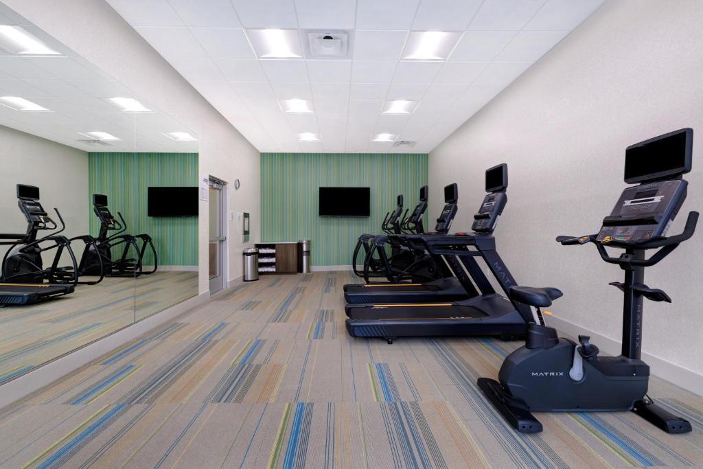 Holiday Inn Express & Suites - Glendale Downtown, Glendale (updated ...