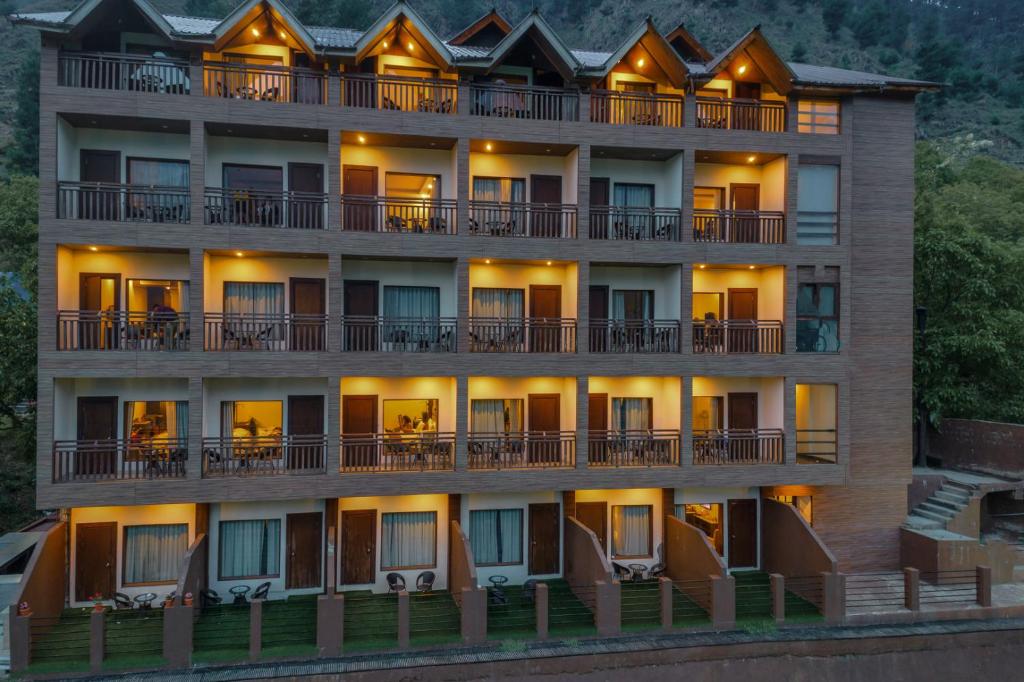 The Chinar Resort & Spa, Pahalgam, Pahalgām (updated prices 2025)