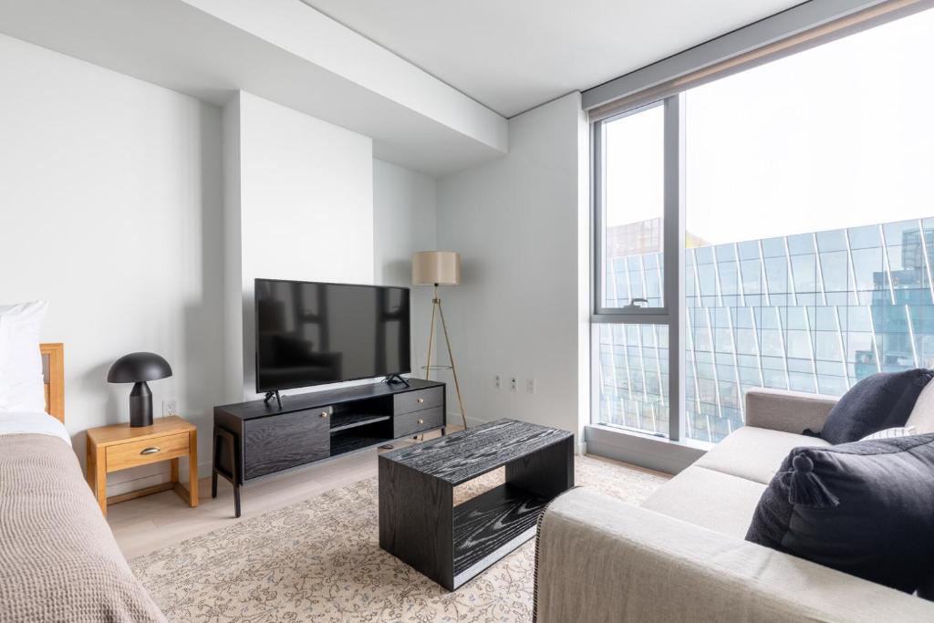 Pioneer Sq Studio w Gym WD nr Occidental Sq SEA-40, Seattle (updated ...