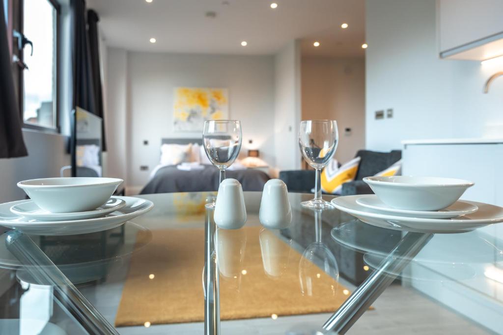 Apartment Thirty One Staines Upon Thames - Free Parking - Heathrow ...