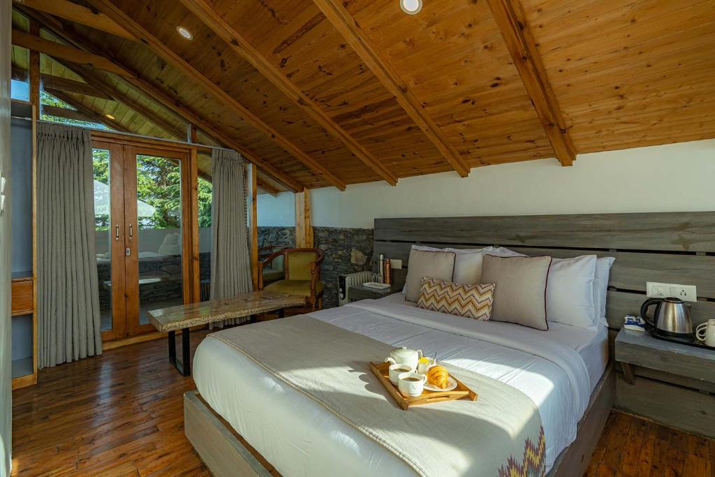 StayVista at DAAFI House with Comp Breakfast, Theog (updated prices 2025)