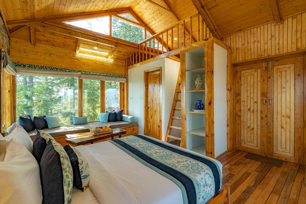 StayVista at DAAFI House with Comp Breakfast, Theog (updated prices 2025)