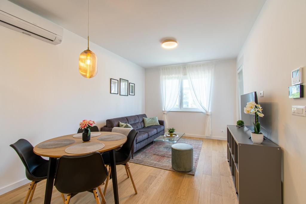 Flexible SelfCheckIns 50 - Zagreb - Garage - Loggia - New, Zagreb ...