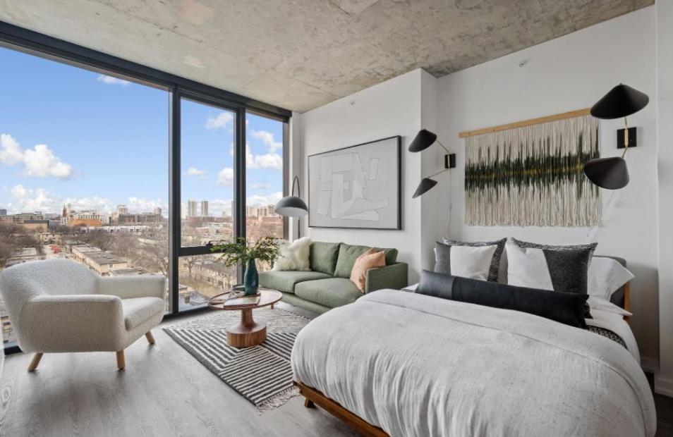 Brand New Luxe Convertible Studio/Downtown views, Chicago (updated ...