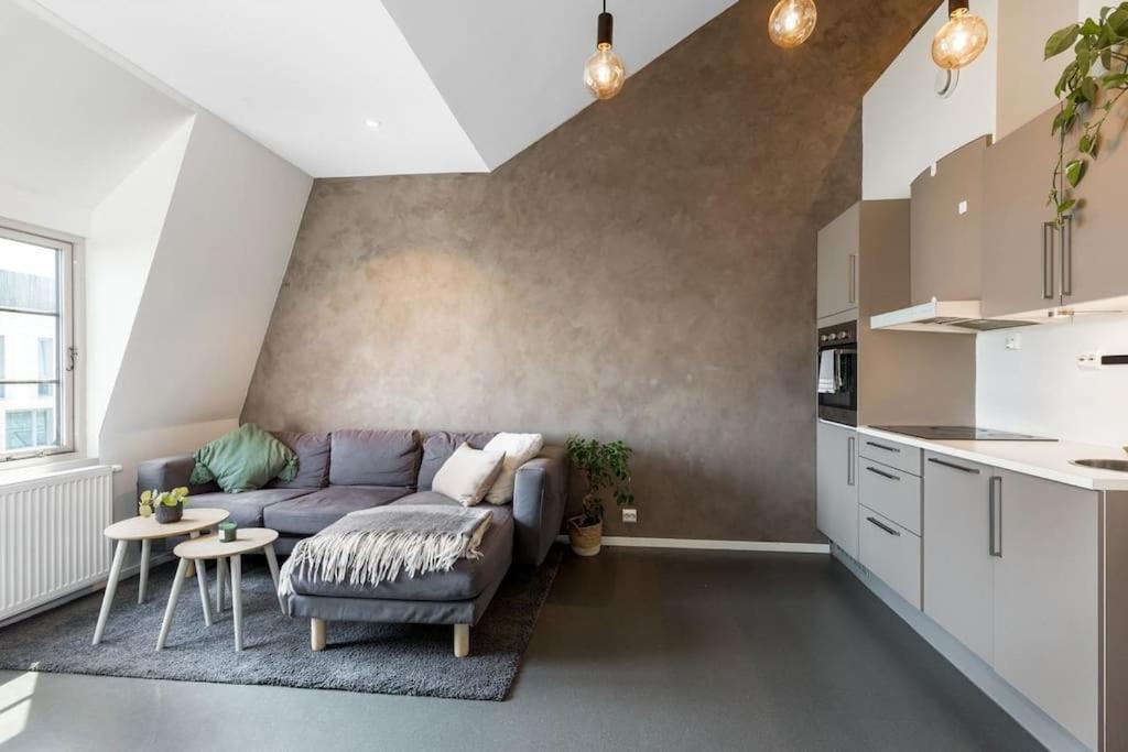 1-Roms toppleilighet på tangen/bystranda, Kristiansand (prisene ...