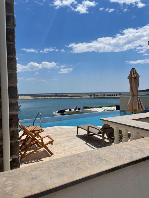 Emerald Suite with Pool, Private beach and Private Sea View Terrace ...