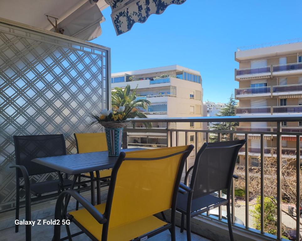 LA PRESQU'ILE T2 PALM BEACH MOURE ROUGE, Cannes (updated prices 2026)