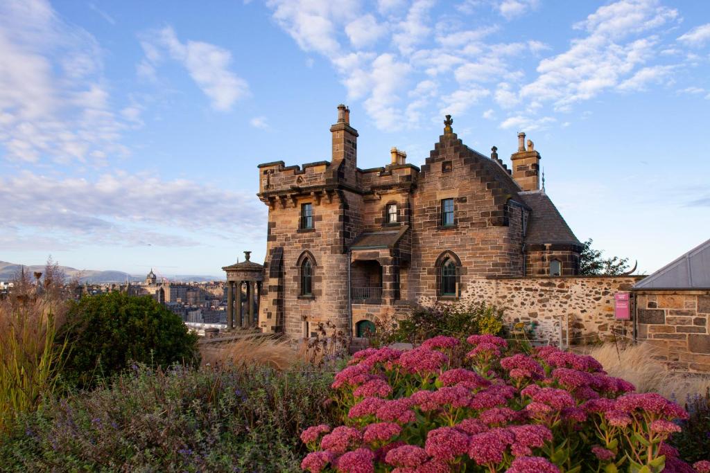 JOIVY Observatory Unique House on Calton Hill, Edinburgh (updated ...