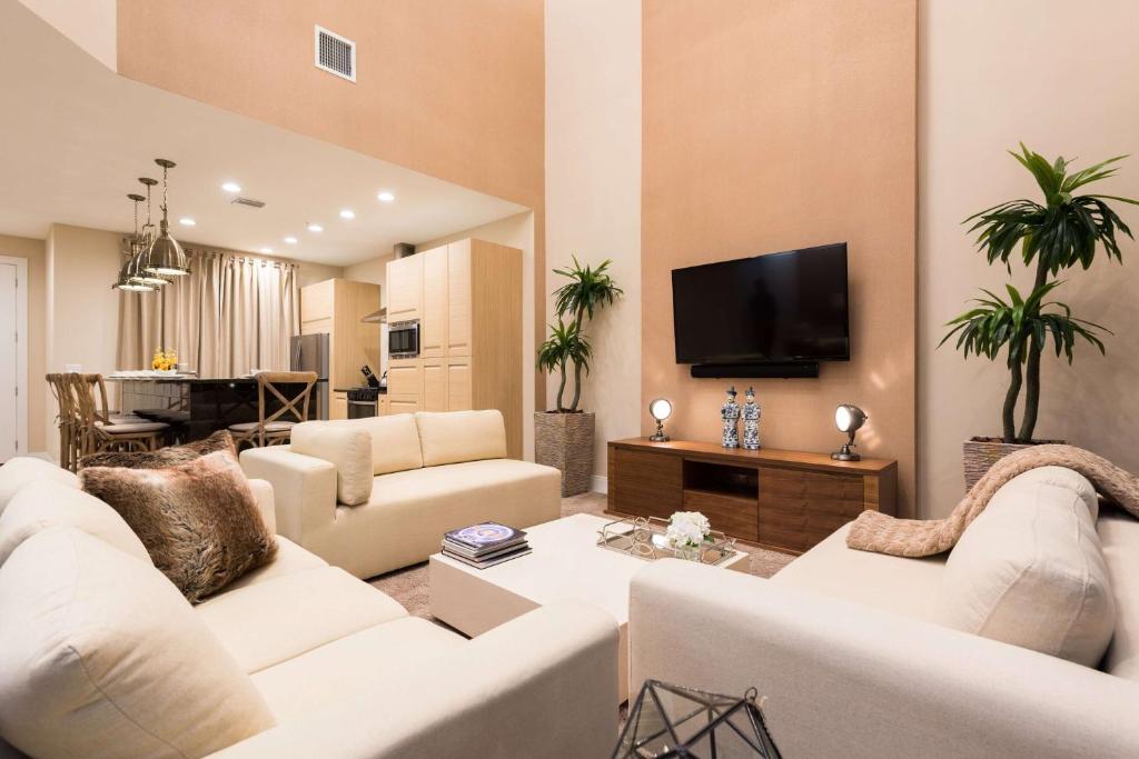 Magic Village Yards Trademark Collection by Wyndham, Orlando (updated ...