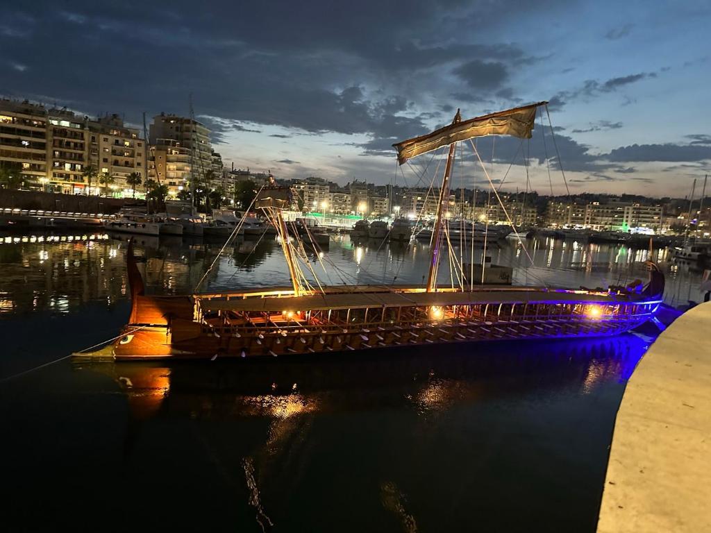 Apartment Center Piraeus location Kastella Passalimani Port, Pireo ...