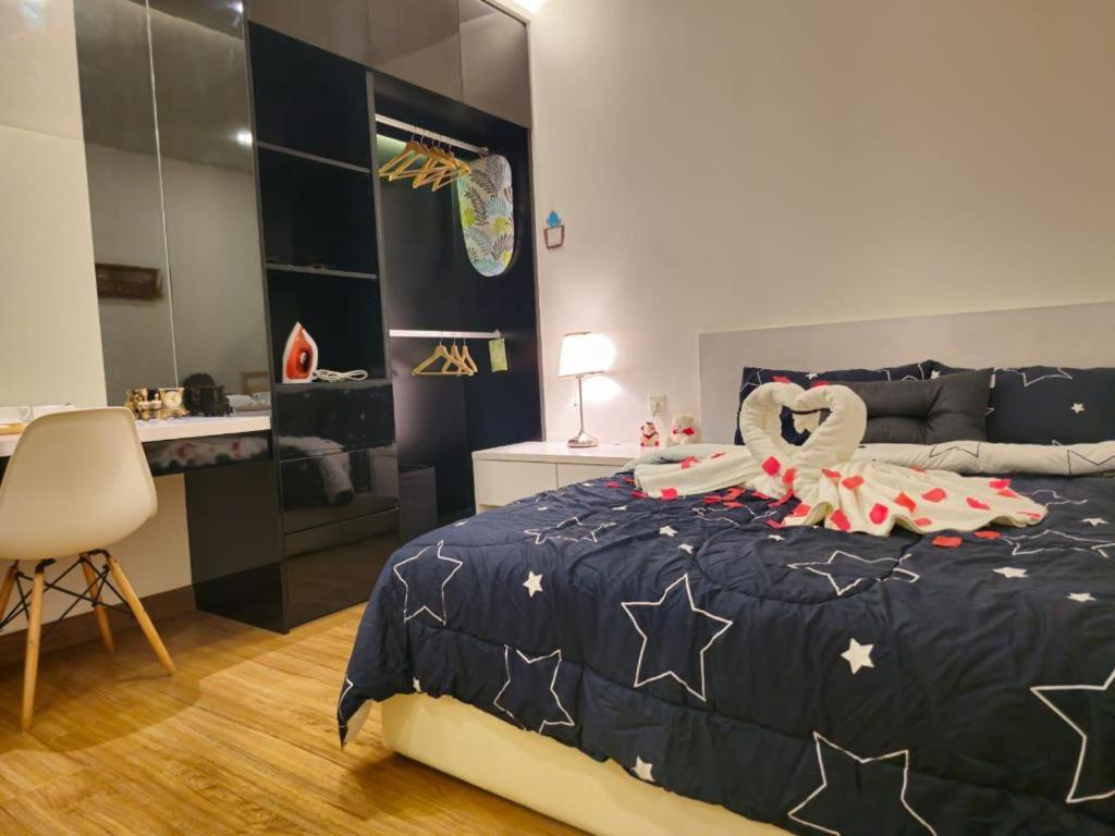 DE - Symphony Tower Studio 浪漫风格与舒适凉爽的民宿, Kampong Baharu Balakong ...