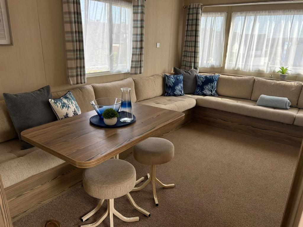 Tarka Holiday Park - Summer Breeze - Coastal Breaks - North Devon ...