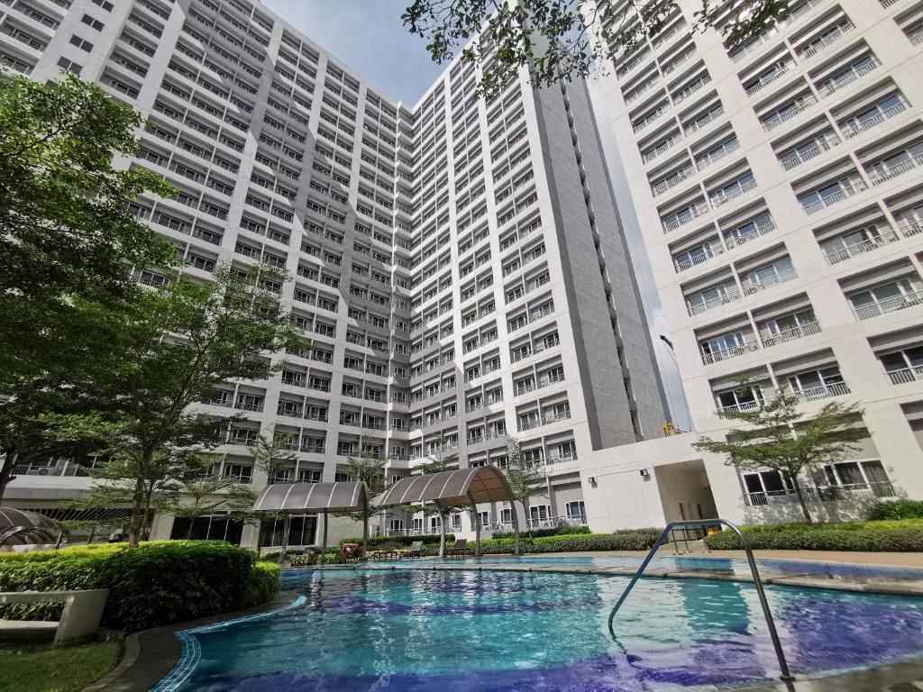 Sunshine at Grace nr BGC, Manila (updated prices 2025)