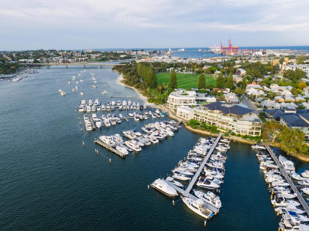 Pier 21 Riverside Apartment Hotel, Fremantle (updated prices 2025)