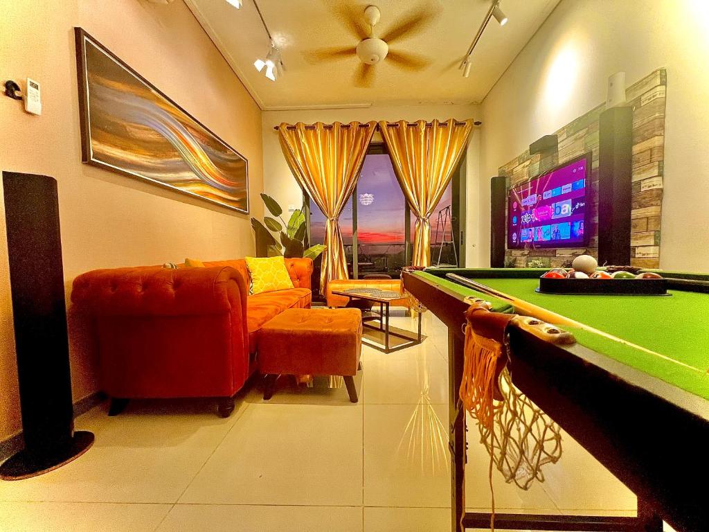 LUX18 Entire 3 Bedroom Smart Condominium United Point Mall near Desa ...