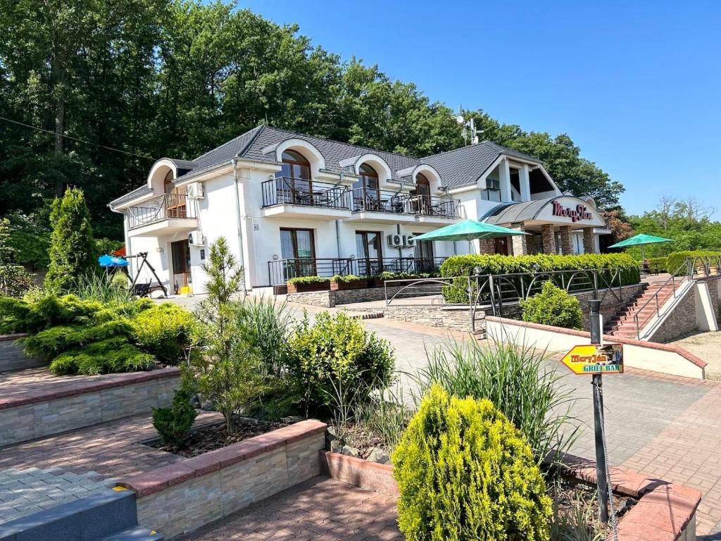 Mery Ján, Podhájska (updated prices 2026)