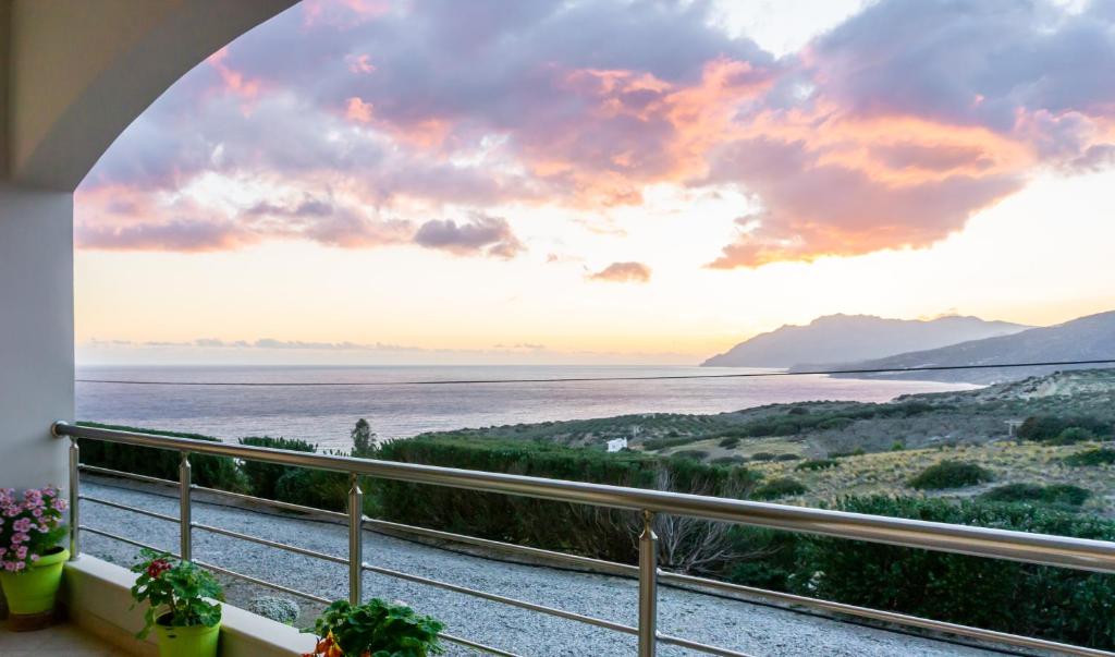 Blue Horizon Stone House Resort at Keratokampos, Keratokampos (updated ...