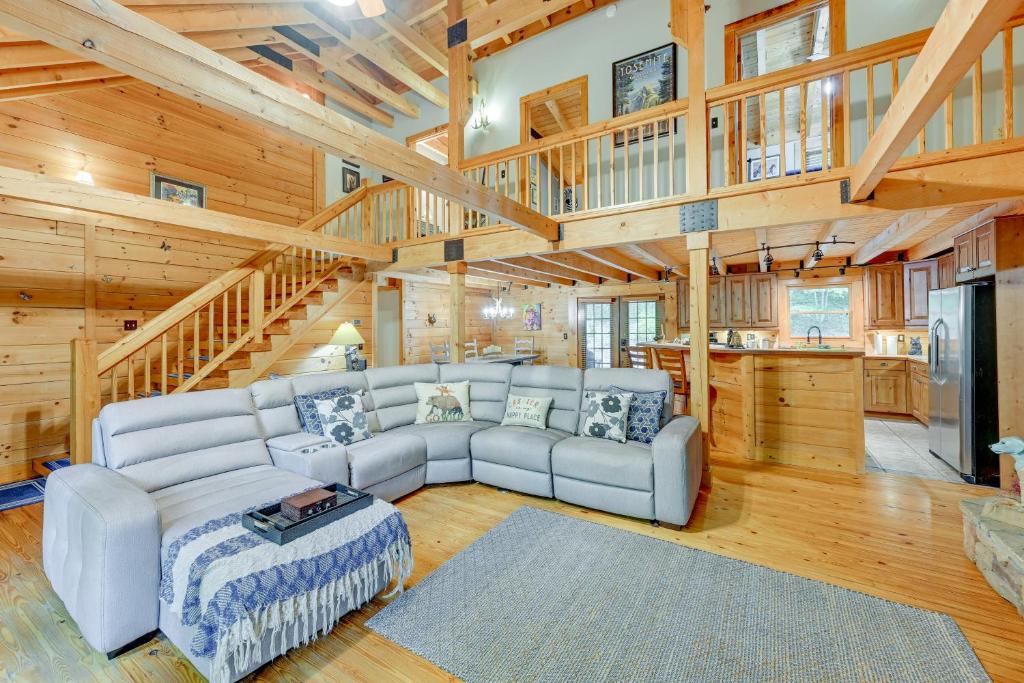 Scenic Blue Ridge Cabin Rental with Resort Amenities, Sapphire (updated ...
