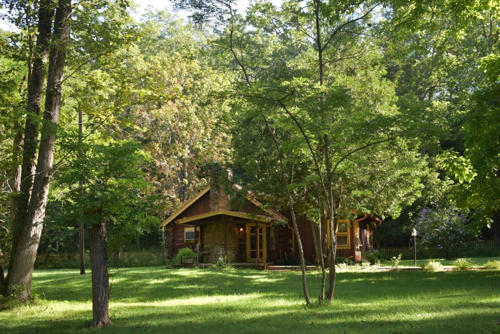 Blue Moon Log Cabin, Nashville (updated prices 2025)