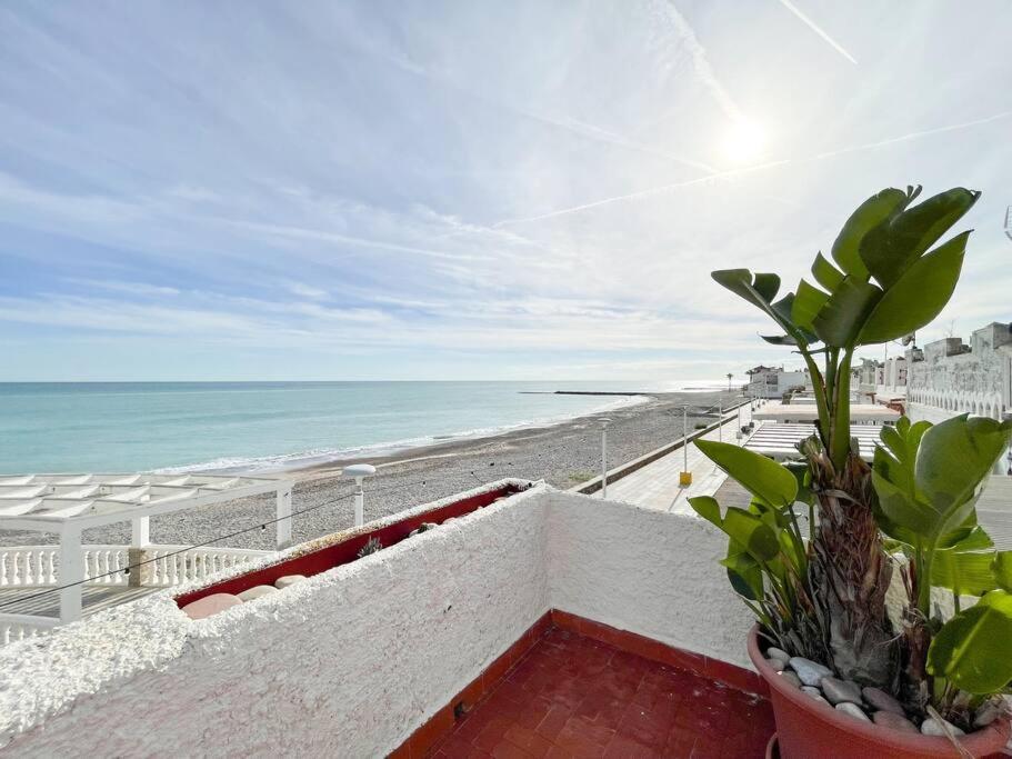 BEACH FRONT house Moncofa, Moncófar (updated prices 2025)