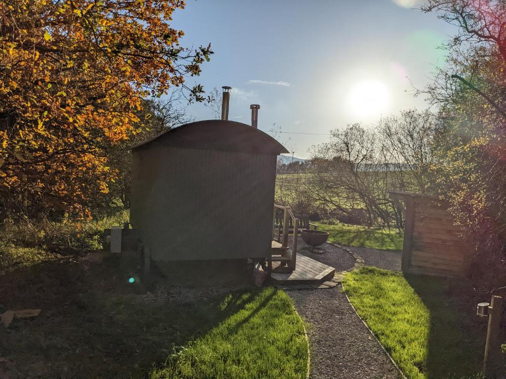 Hut In The Glade, Shepherds Hut with Hot Tub, Fryup (updated prices 2025)