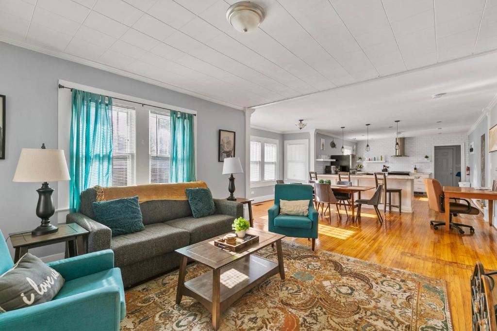 Beautiful Tarrant Home-Minutes to Airport and Downtown, Birmingham ...