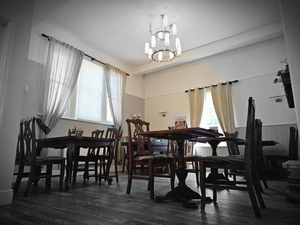 The swan at compton, Compton (updated prices 2025)