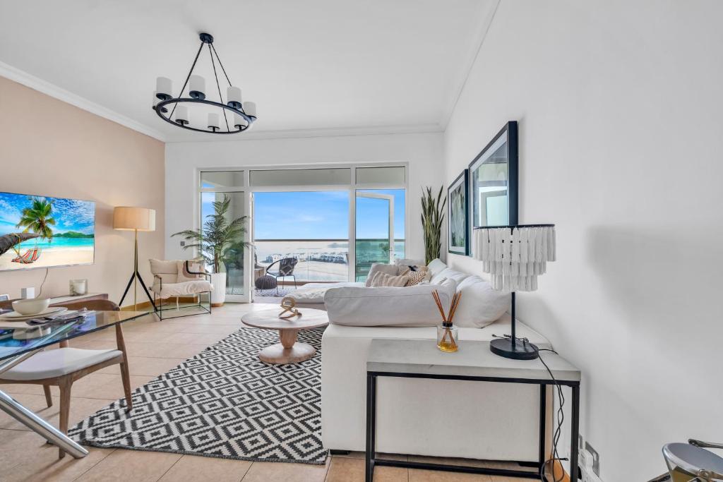 3 Bed FULL Sea View Apartment with beach club access in Palm Jumeirah ...