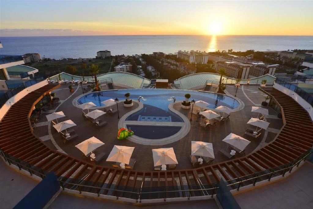 SEA VIEW FLAT IN A LUXURIOUS COMPLEX IN ALANYA (Turquía Alanya ...