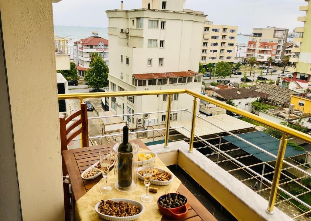 Delizioso bilocale vista mare Arduin Red Wheel, Durrës (updated prices ...