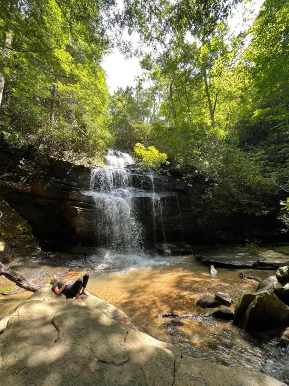 A Creekside Cottage 7 acres, Sliding Rock, Waterfalls & Hiking, Old ...