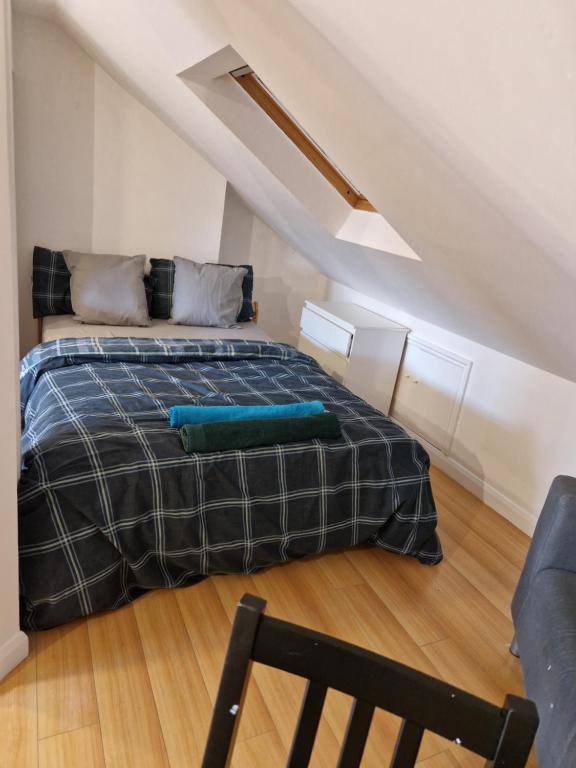 Modern loaf overlooking the city, London (updated prices 2025)