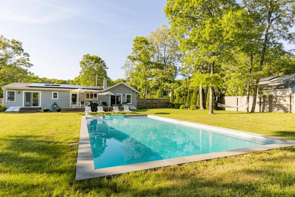 Vacation Home Luxurious Hamptons House with Heated Pool & Grill ...