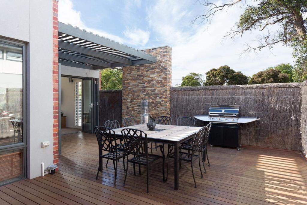 Douglas Hide and Sea, Cowes (updated prices 2025)