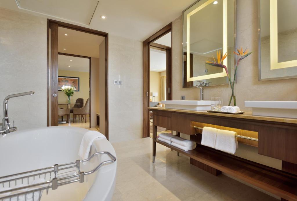 Courtyard by Marriott Raipur, Raipur (updated prices 2025)