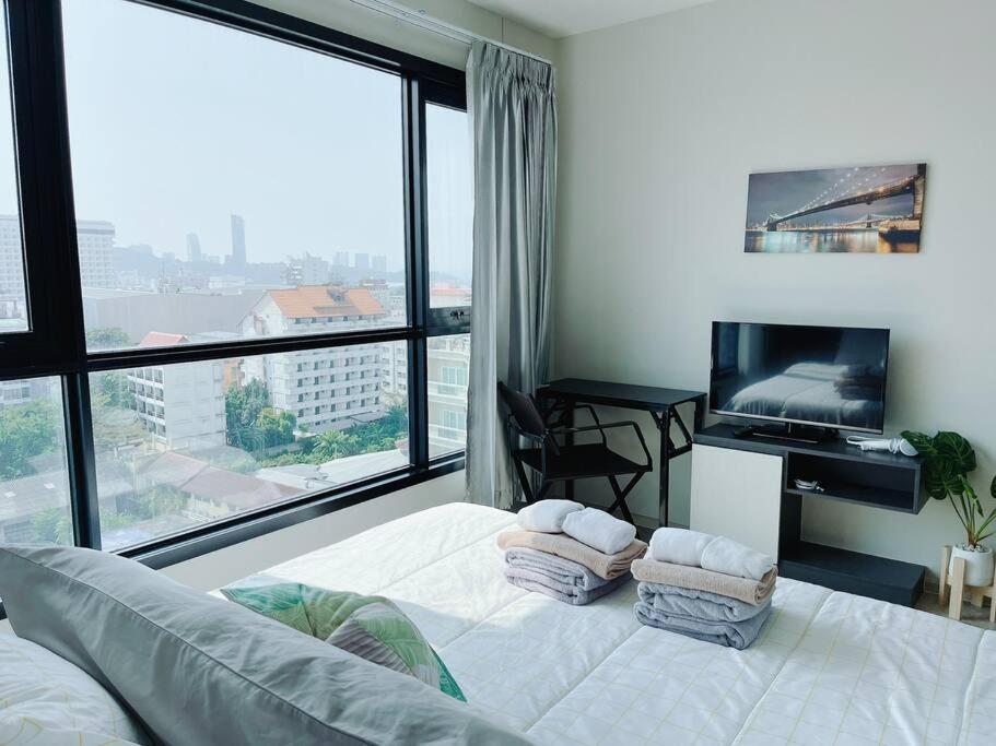BASE Central PATTAYA 2BED King&Queen with Infinity Pool & Free Netflix ...