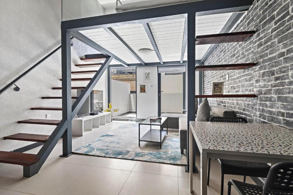 ALiving Duplex Studio Aria JVC, Dubai (updated prices 2025)