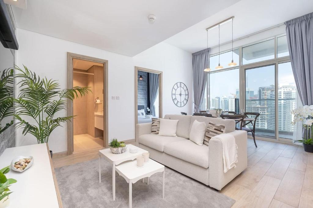 Elegant and Minimalist 2BR Haven, Dubai (updated prices 2025)