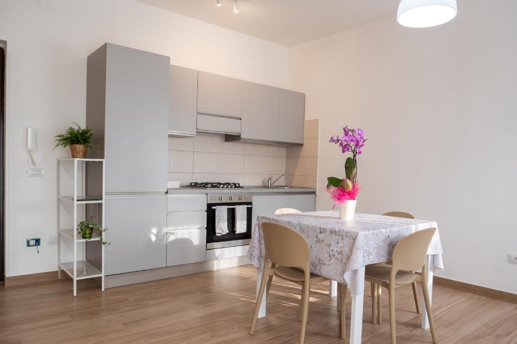 App.Carrera Fondi, Fondi (updated prices 2025)