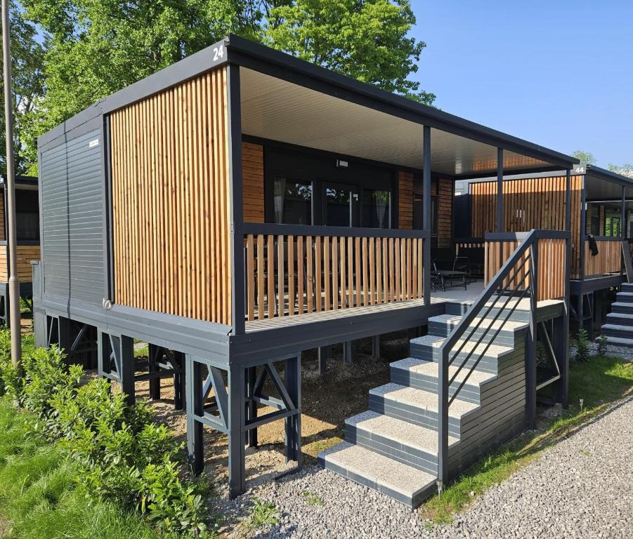 BIG BERRY Kolpa - MerryBerry mobile house, Metlika (updated prices 2026)