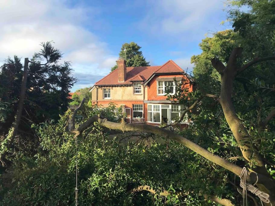 Luxury large coastal retreat near the sea, Deal (updated prices 2026)
