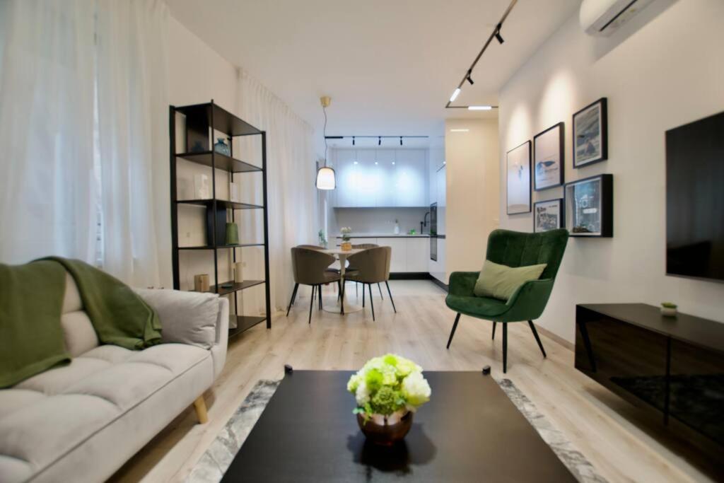 Premium Apartment by Hi5- Corvin sétány (288), Budapest (updated prices ...