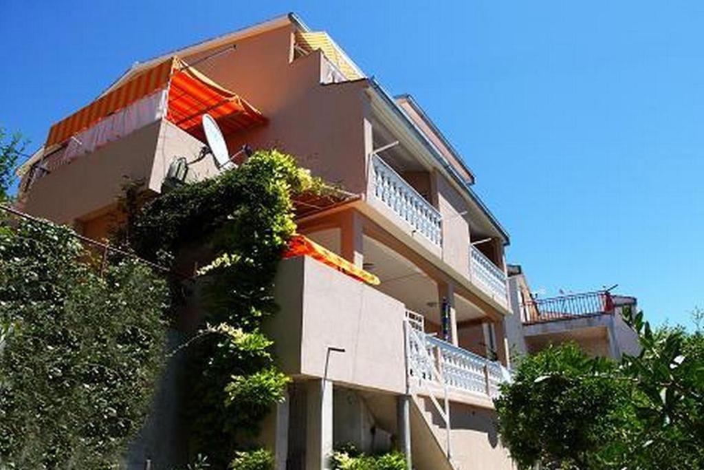 Apartments with a parking space Duce, Omis - 20858, Омиш - обновленные ...