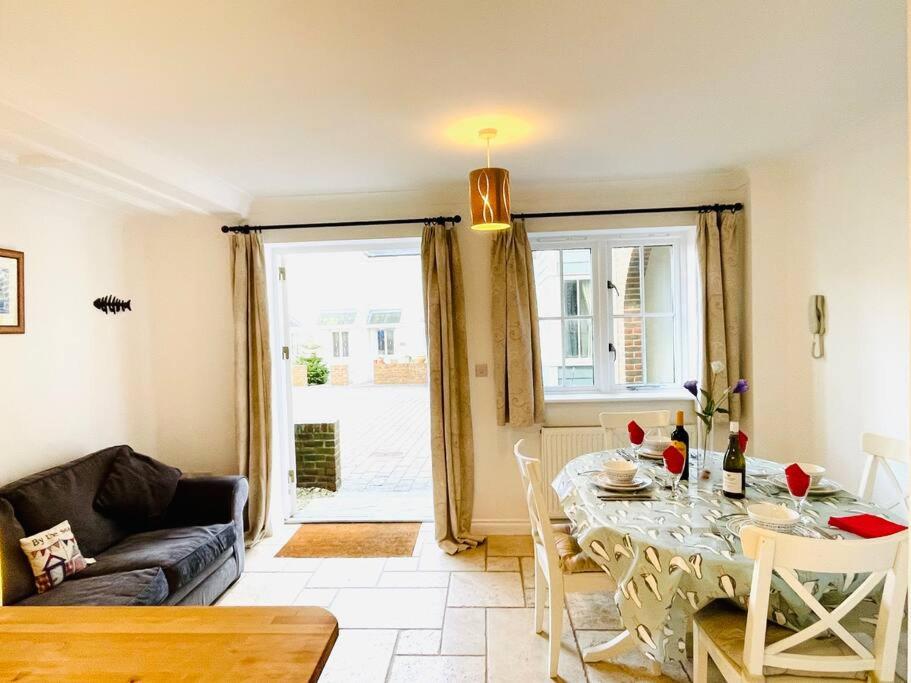 Centrally located "Spring Cottage" Perfect Ventnor Holiday Home ...