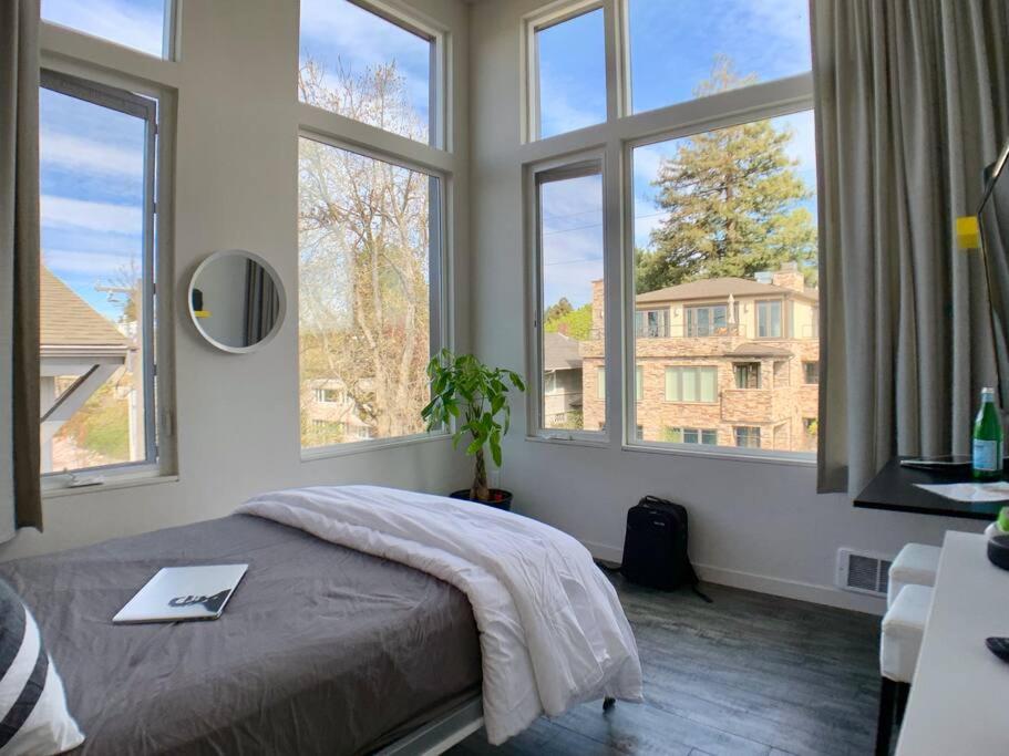 Lofty Studio Prime Cap Hill Area Mins to Downtown, Seattle (updated ...