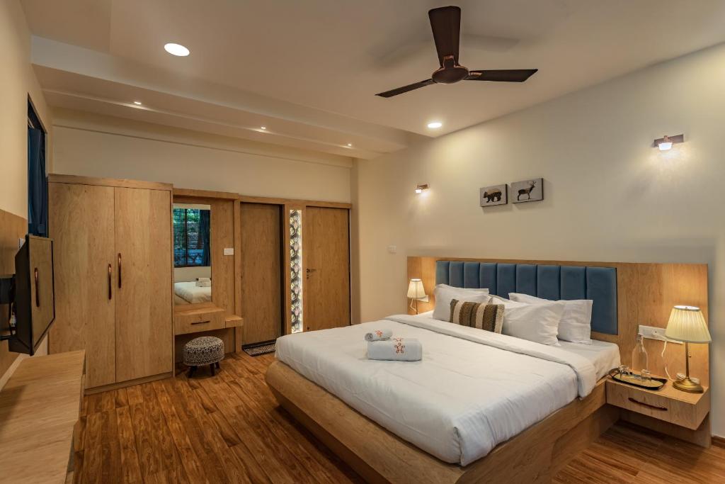 SaffronStays RiverFront Manor, 5-BDR pool villa by Pej River, Karjat ...