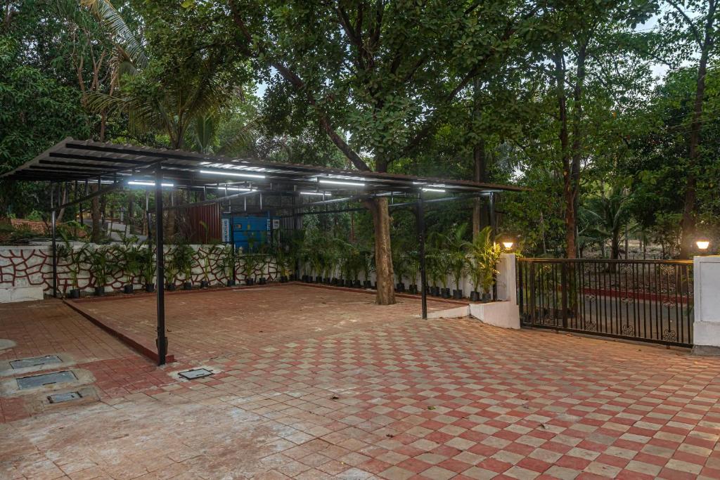 SaffronStays RiverFront Manor, 5-BDR pool villa by Pej River, Karjat ...